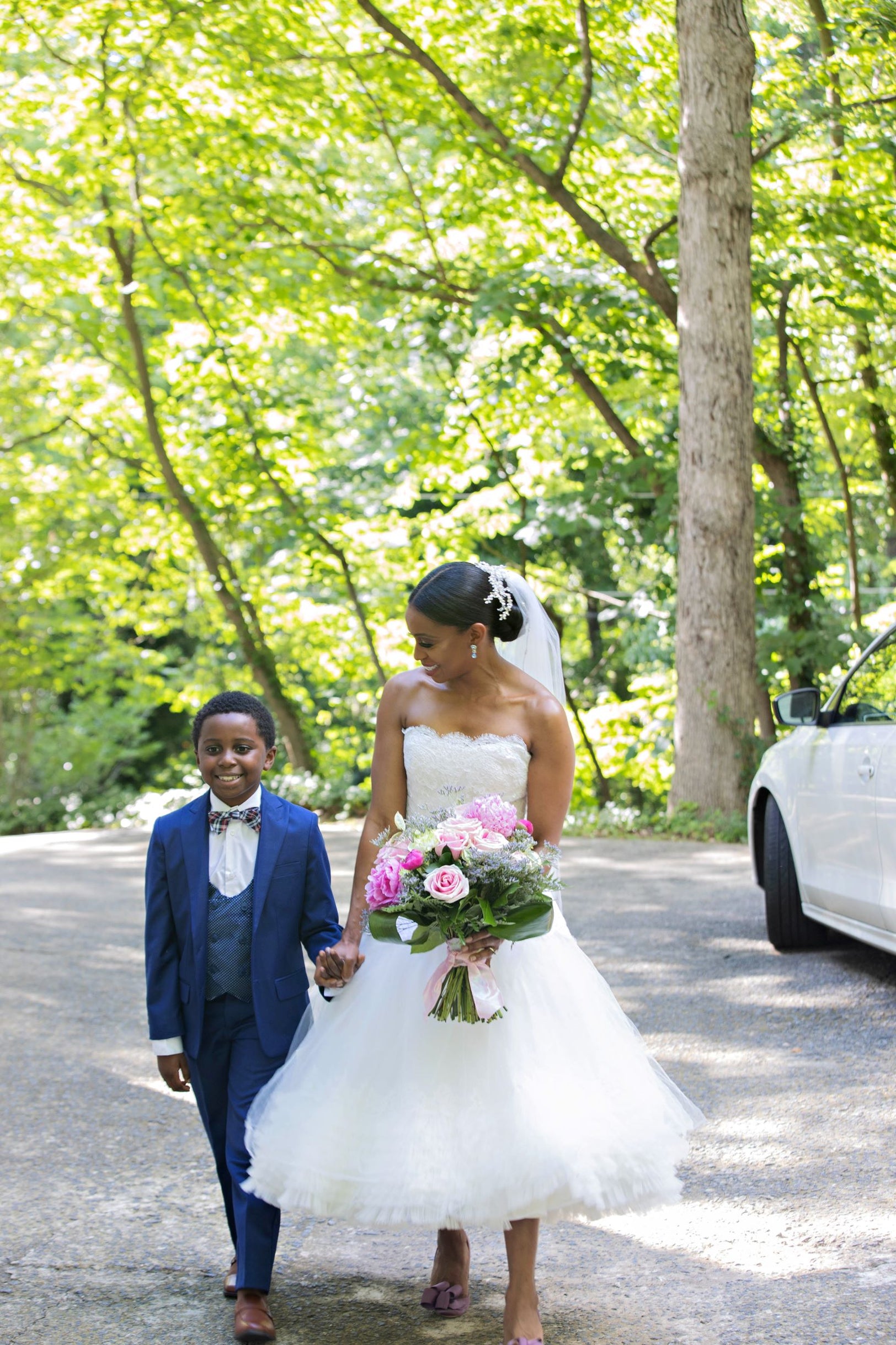 Sara Blakely Offers Her Wedding Dress – Atlas CandleCo.